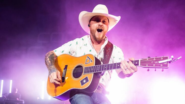 Cody Johnson Bio: Everything About His Age, Albums & Family Life